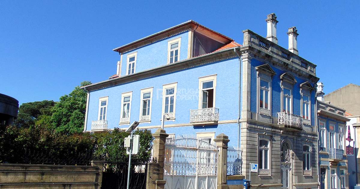 Noble building of unique characteristics - PP3232