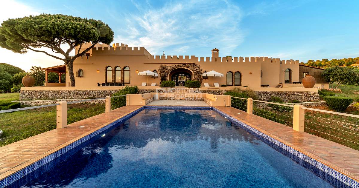 Exceptional Castle With Stunning Sea Views In Goldra - PP3898